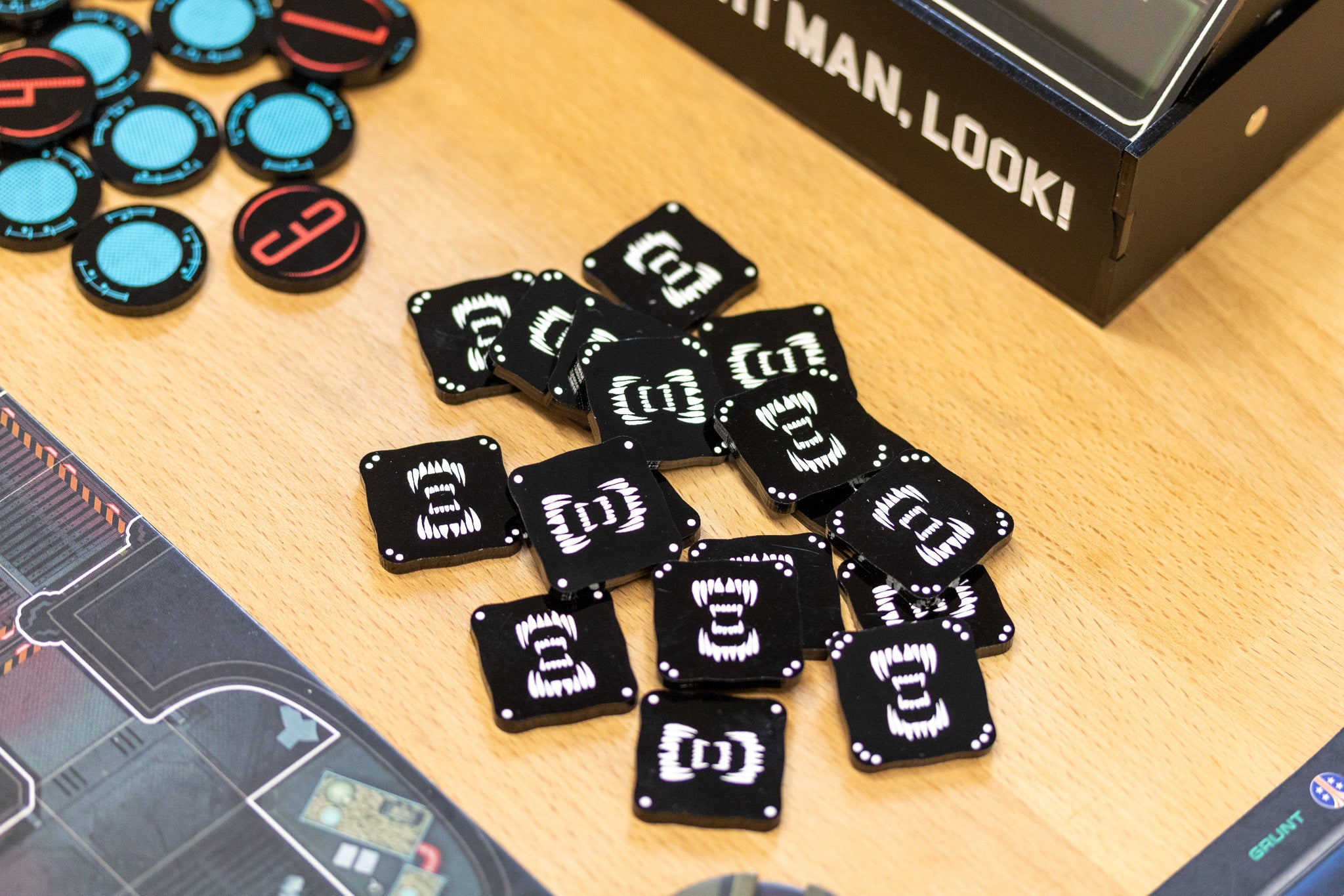 Aliens: Another Glorious Day In the Corp Tokens and Accessories ...